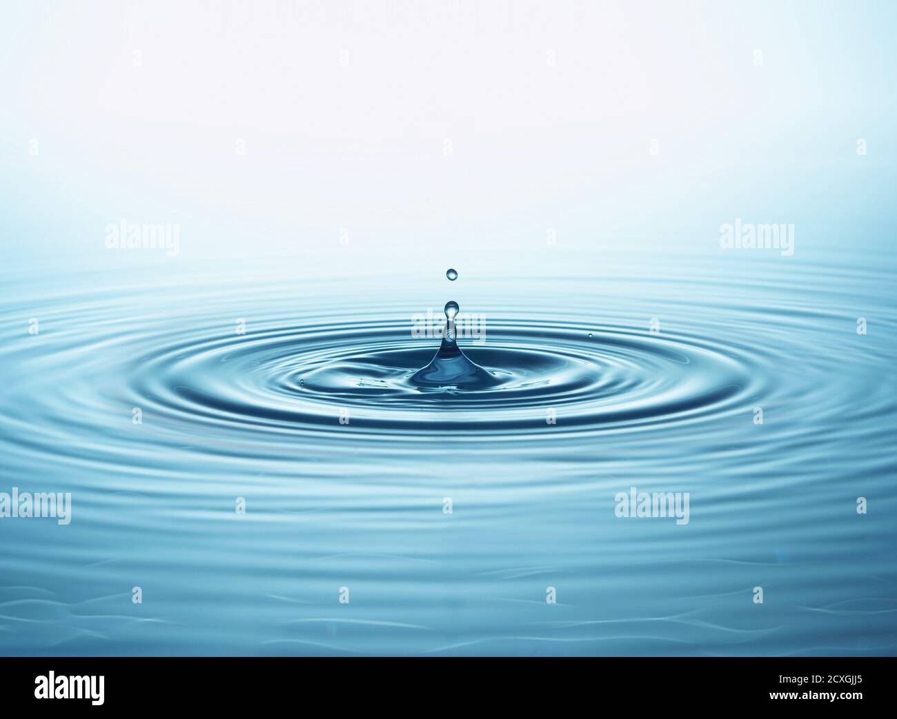 Drop ripple splash hi-res stock photography and images - Alamy