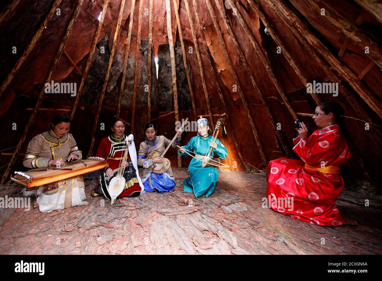 Throat singing tuva hi-res stock photography and images - Alamy