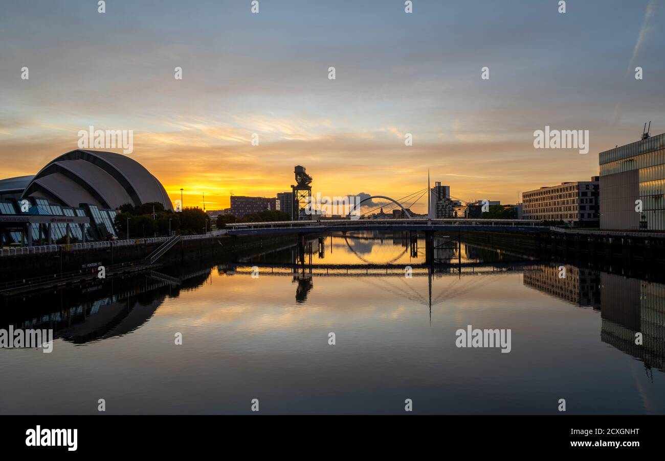 Sunrise over the River Clyde in the centre of Glasgow, Scotland, UK ...
