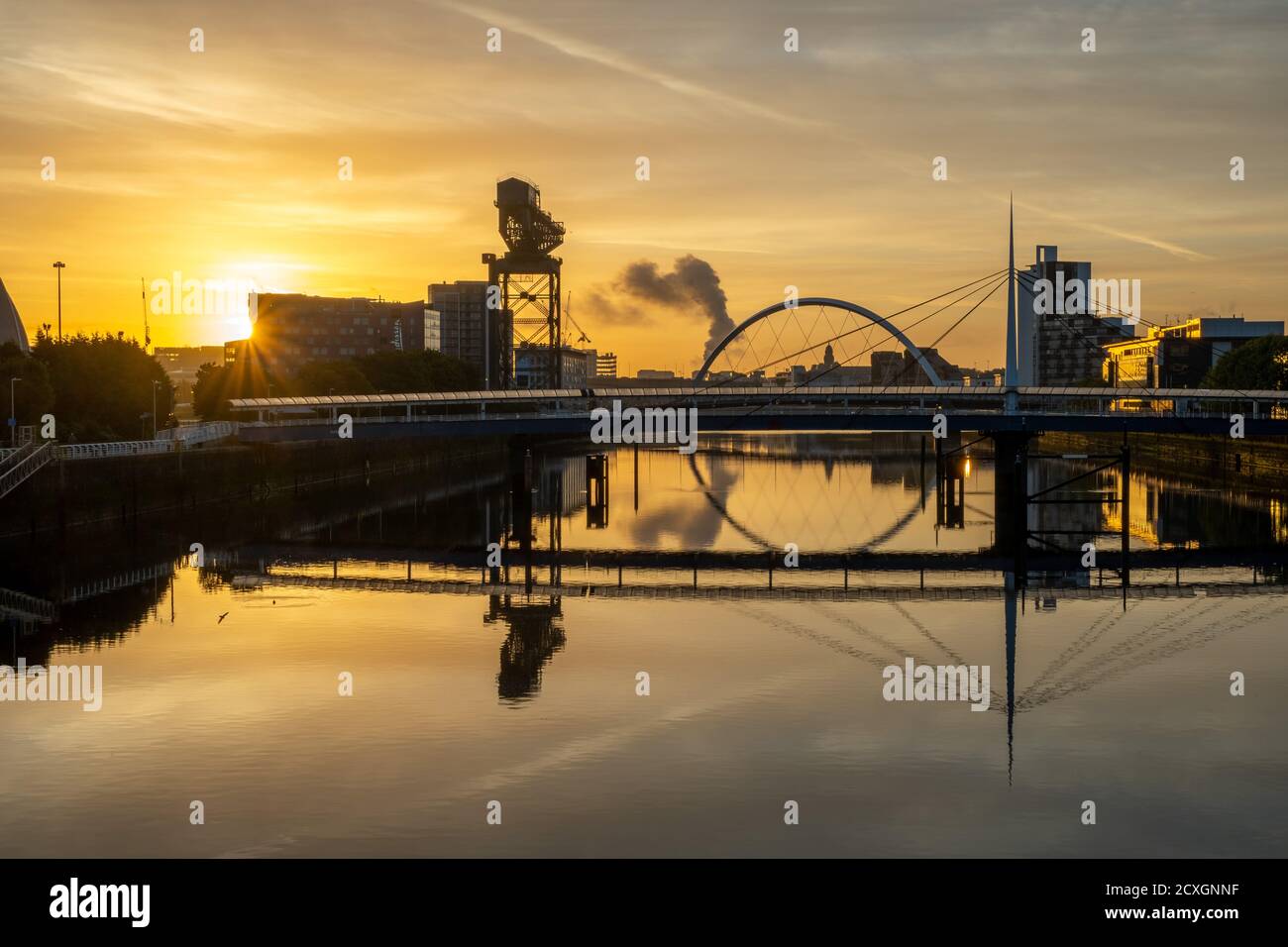 Sunrise over the River Clyde in the centre of Glasgow, Scotland, UK ...