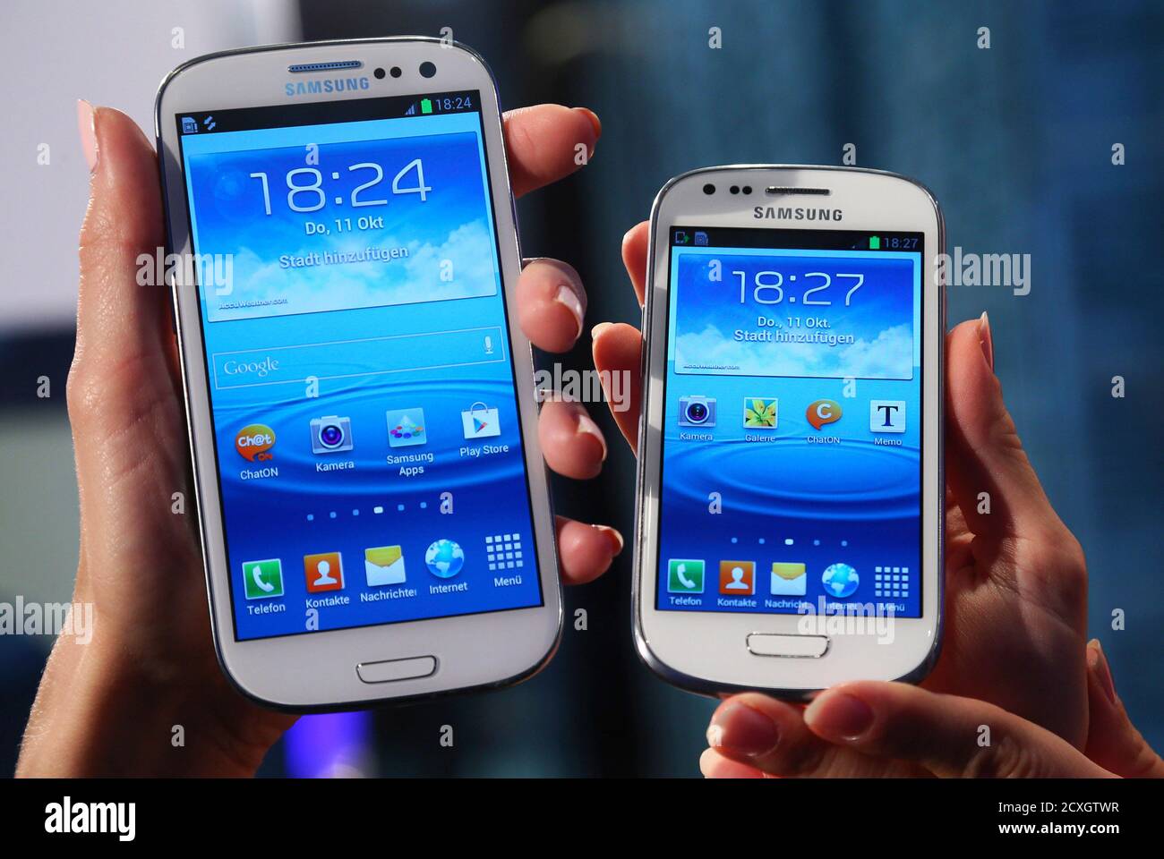 Galaxy s3 hi-res stock photography and images - Alamy
