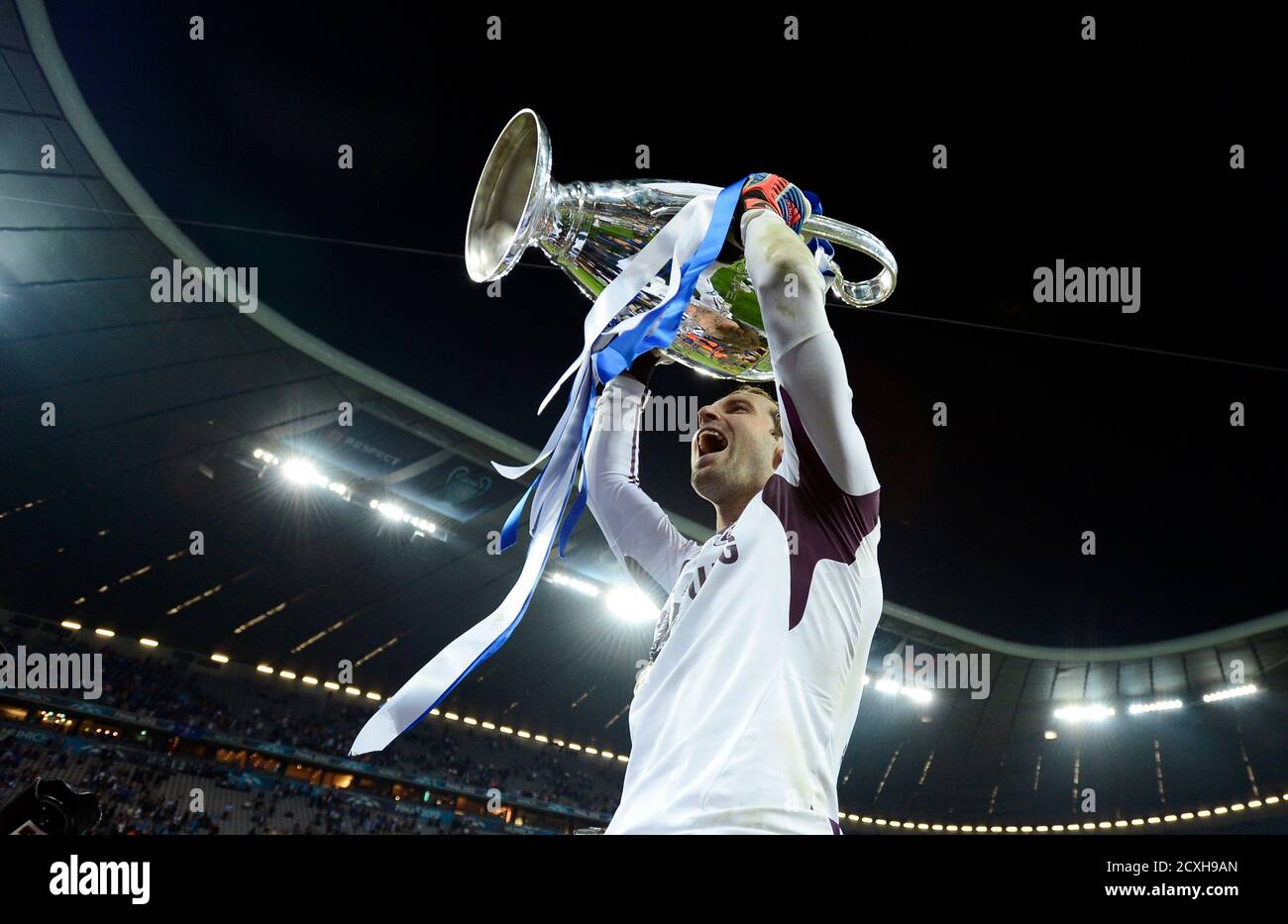 Petr cech champions league trophy hi-res stock photography and images ...