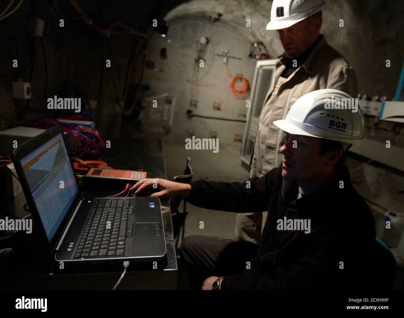 Geotechnical Laboratory High Resolution Stock Photography and Images ...