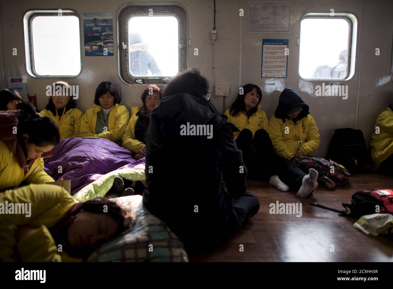 Victims of sewol ferry hi-res stock photography and images - Alamy