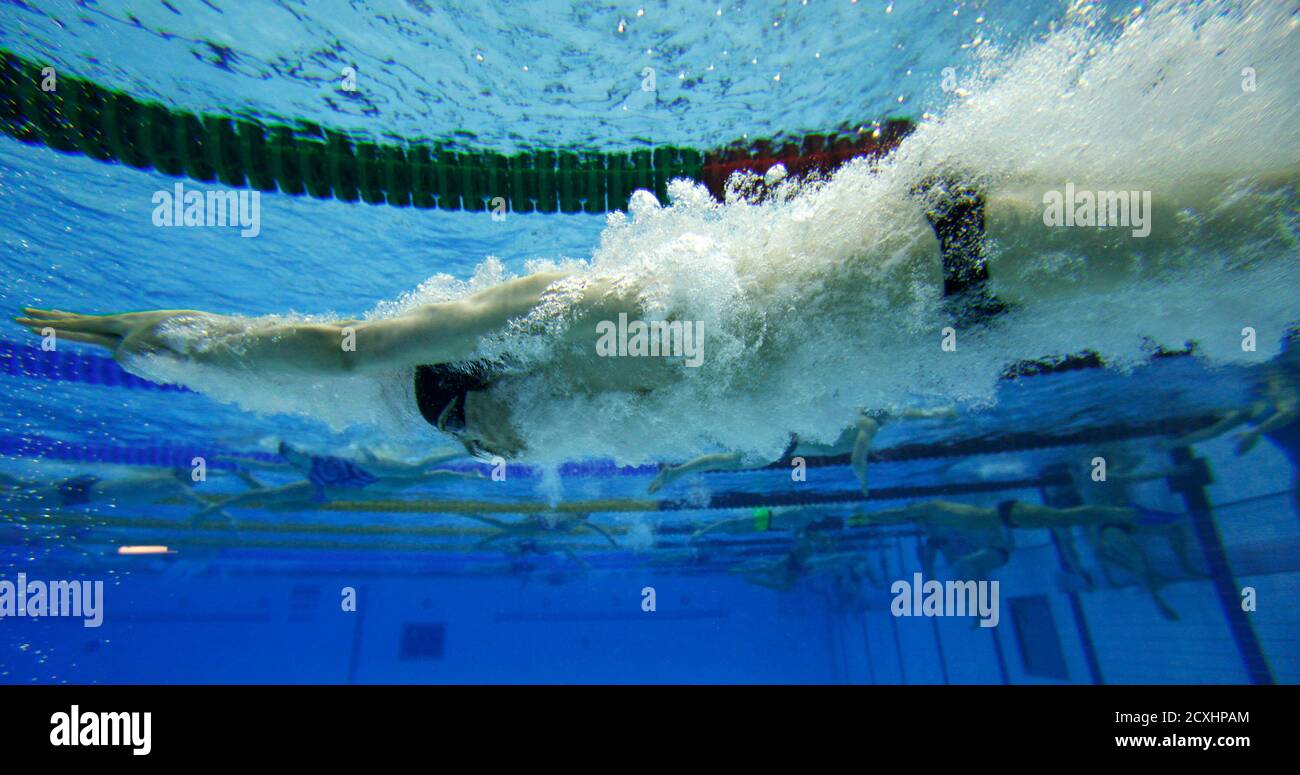 Olympic freestyle swimming underwater hi-res stock photography and ...