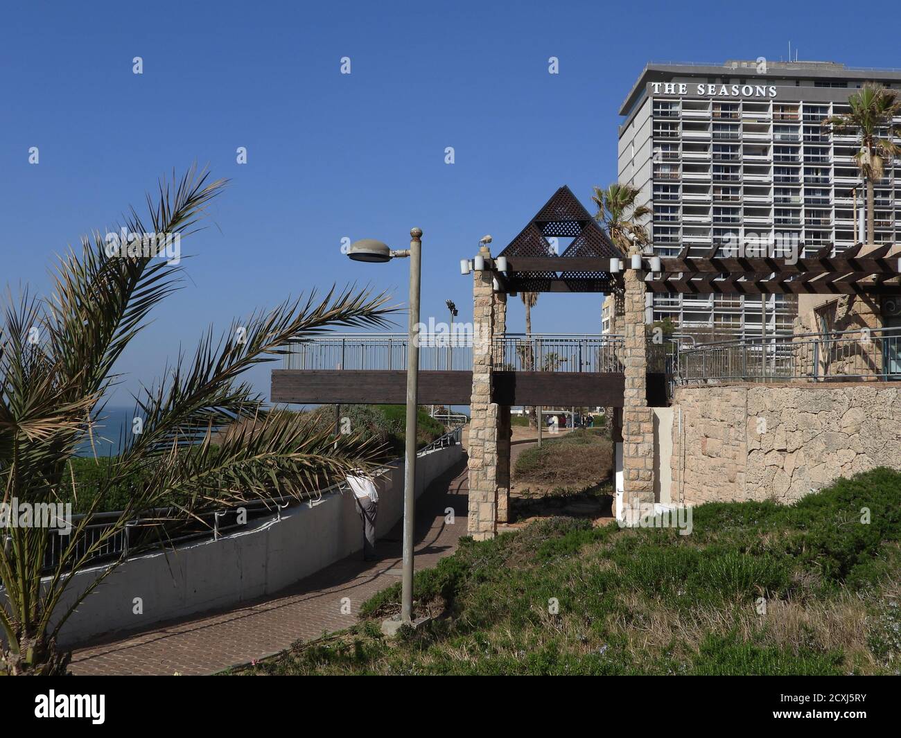 Israel, Sharon Region, Netanya coastal Promenade on the cliff ...