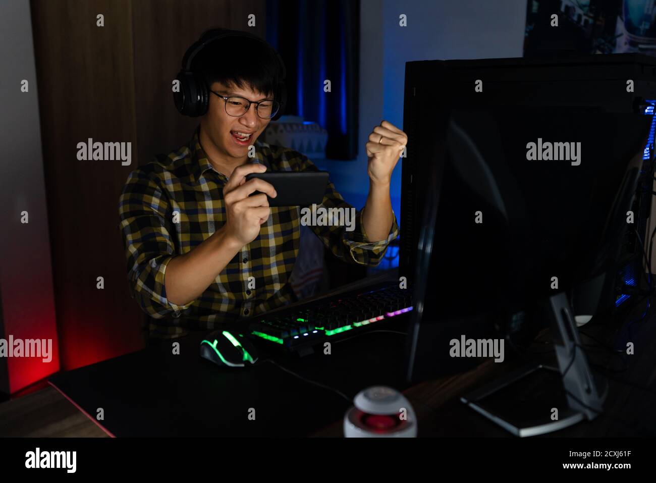 Pro gamer hi-res stock photography and images - Alamy