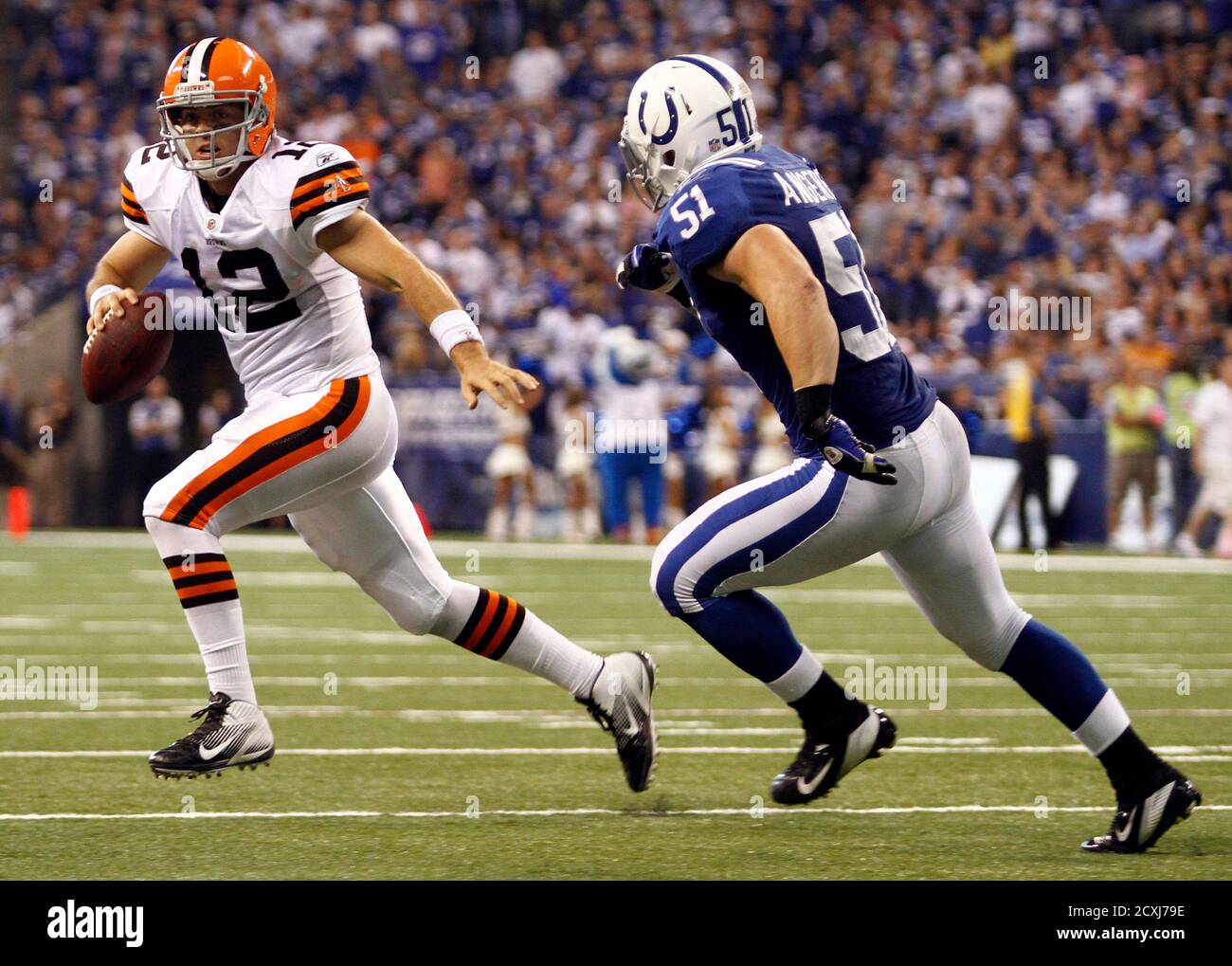 Indianapolis colts linebacker pat angerer hi-res stock photography and ...