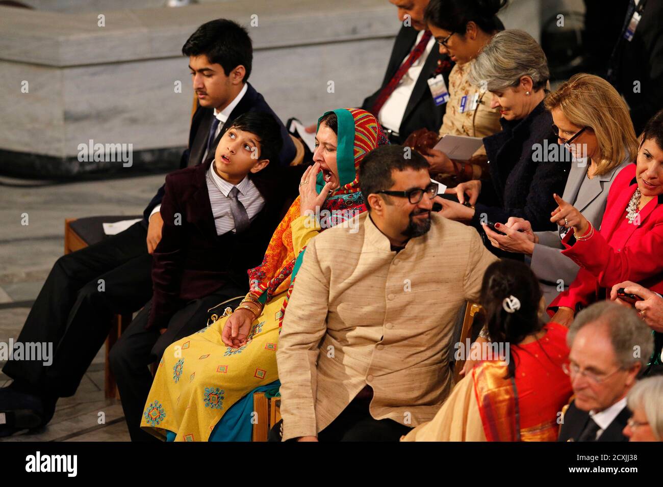 Malala yousafzai mother hi-res stock photography and images - Alamy