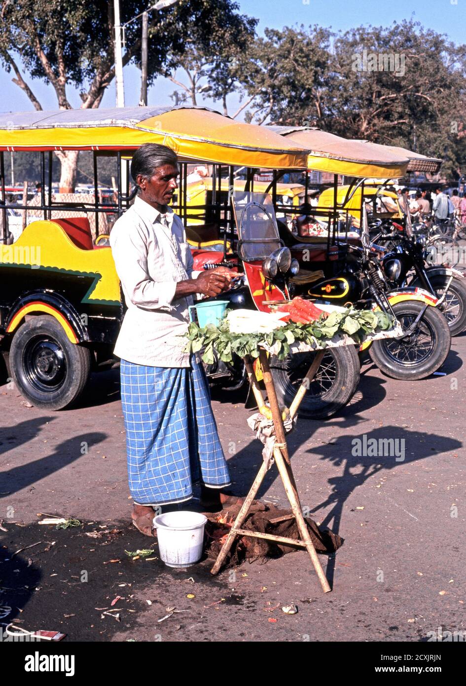 Roadside food seller hi-res stock photography and images - Alamy