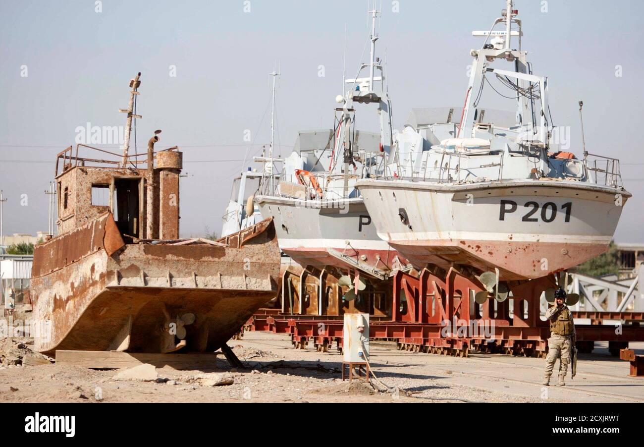 Military base in basra hi-res stock photography and images - Alamy