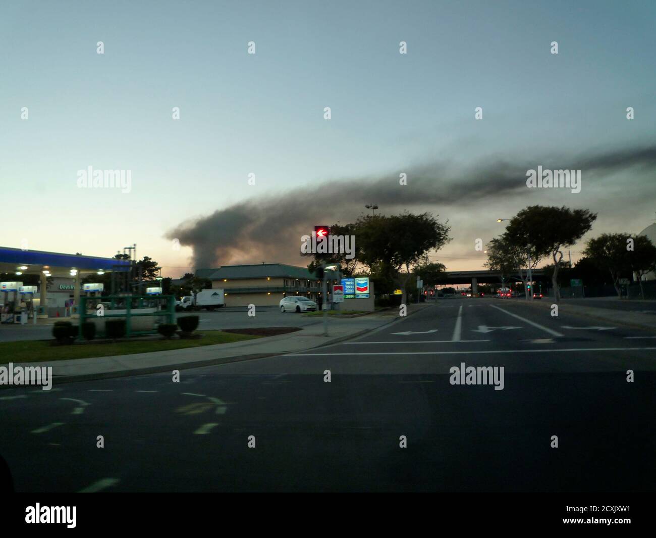 Crude oil refinery distillation column hi-res stock photography and ...