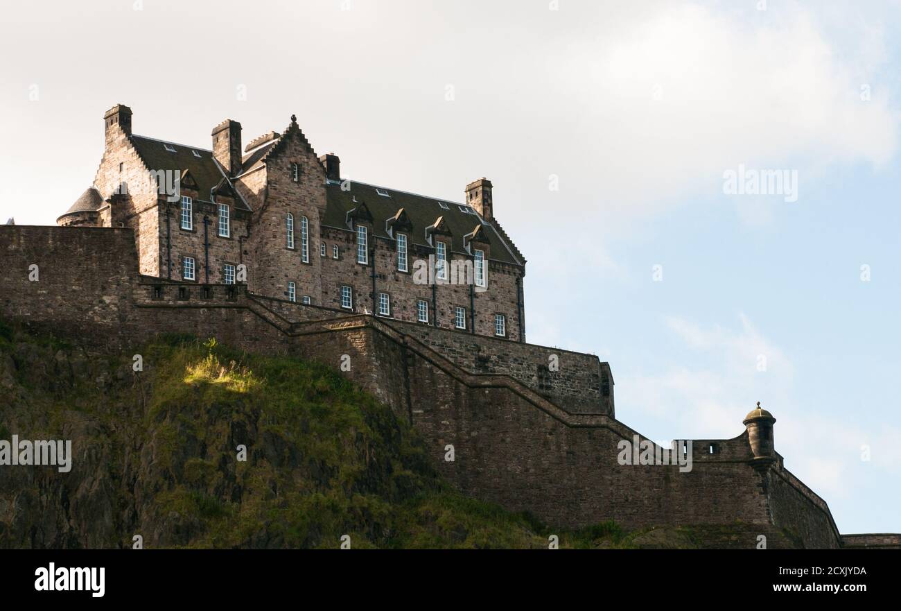 Iconic landmarks edinburgh hi-res stock photography and images - Alamy