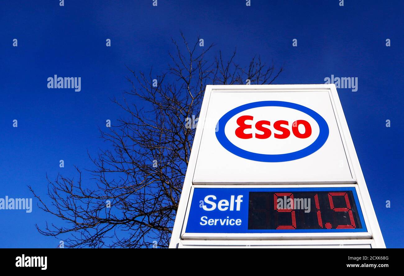 Esso gas station sign hi-res stock photography and images - Alamy