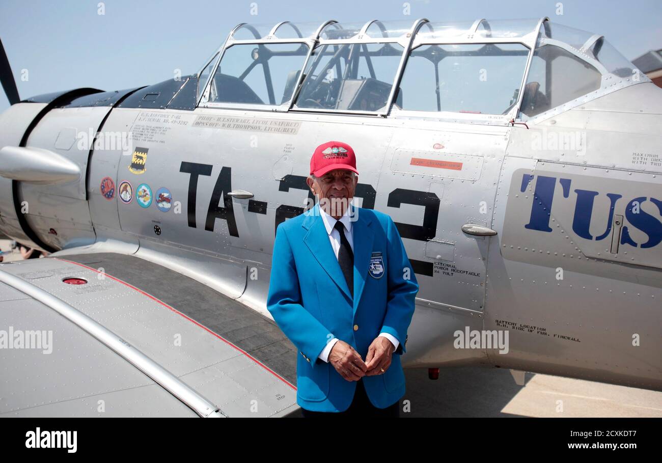 African american pilots hi-res stock photography and images - Alamy