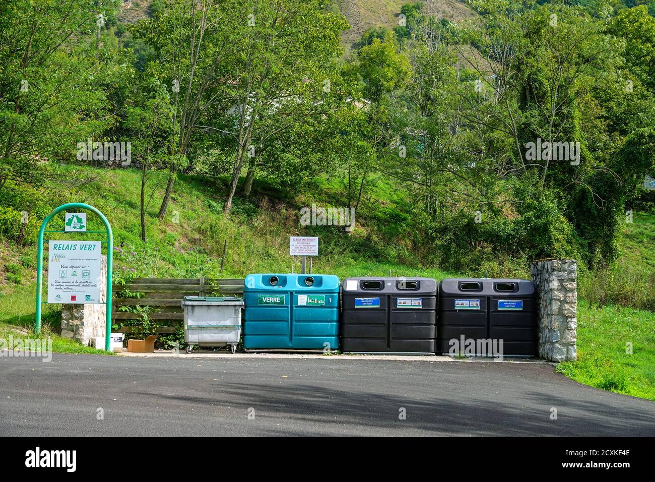 Relais vert hi-res stock photography and images - Alamy