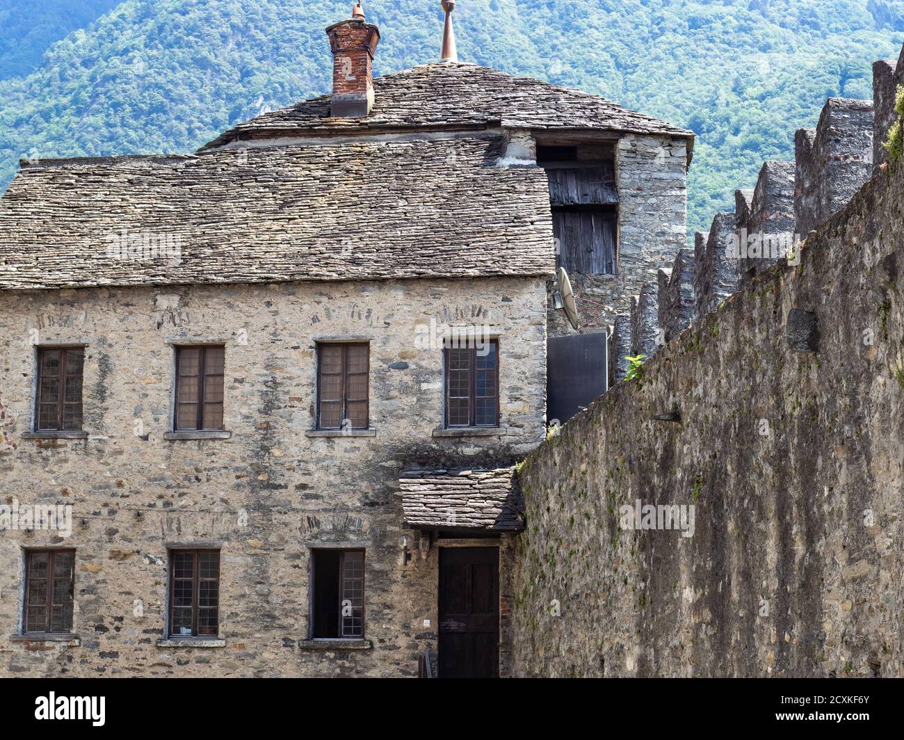 Medieval swiss castles hi-res stock photography and images - Alamy
