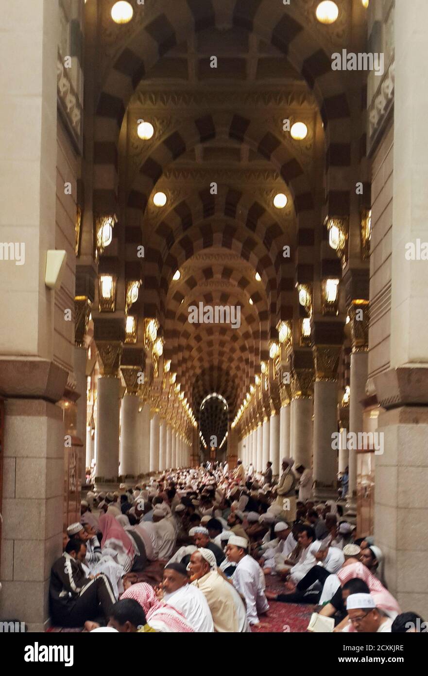 Al masjid al nabawi medina saudi arabia hi-res stock photography and ...
