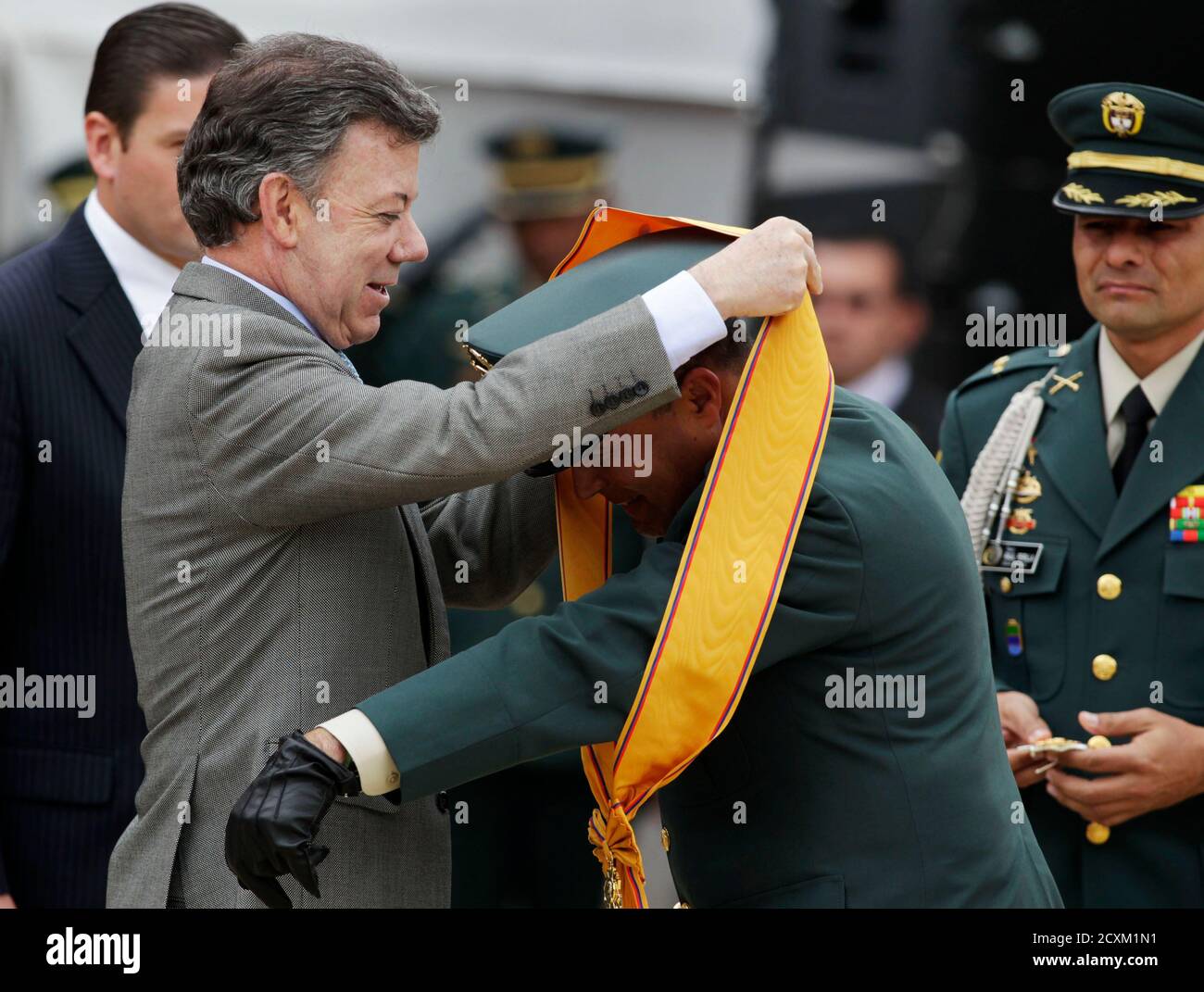 Colombian army commander hi-res stock photography and images - Alamy