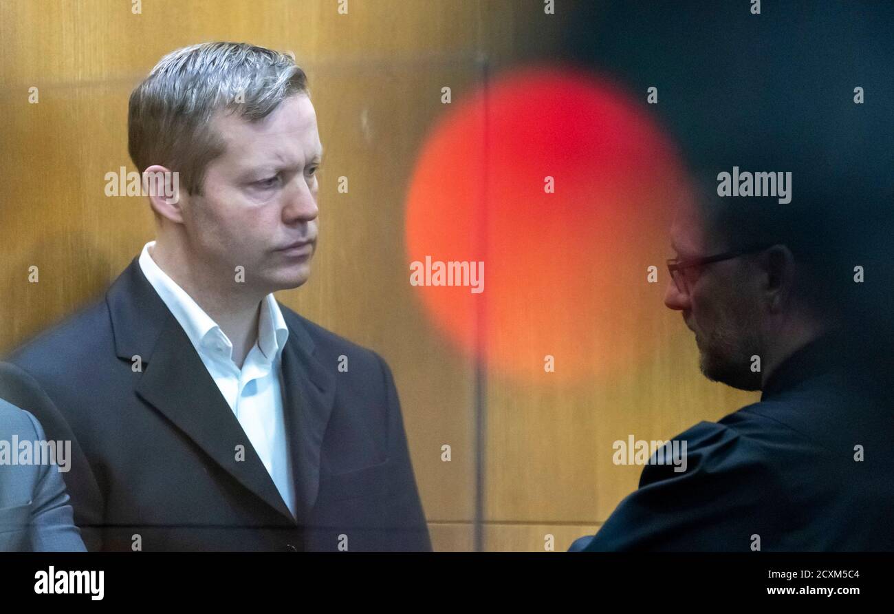 01 October 2020, Hessen, Frankfurt/Main: Stephan Ernst, who is accused ...