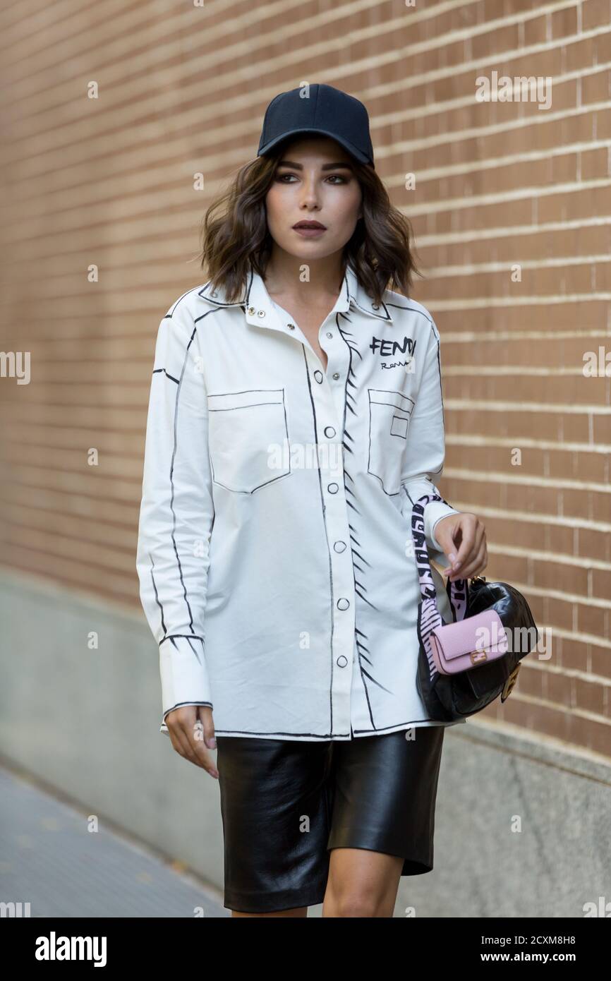 Show text style hi-res stock photography and images - Alamy