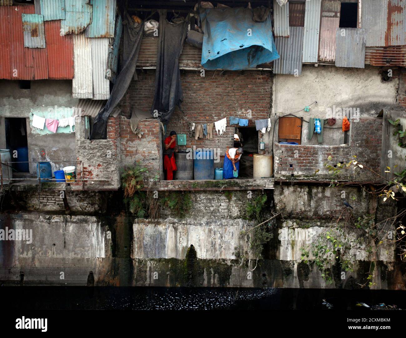 India mumbai 2011 dharavi hi-res stock photography and images - Alamy