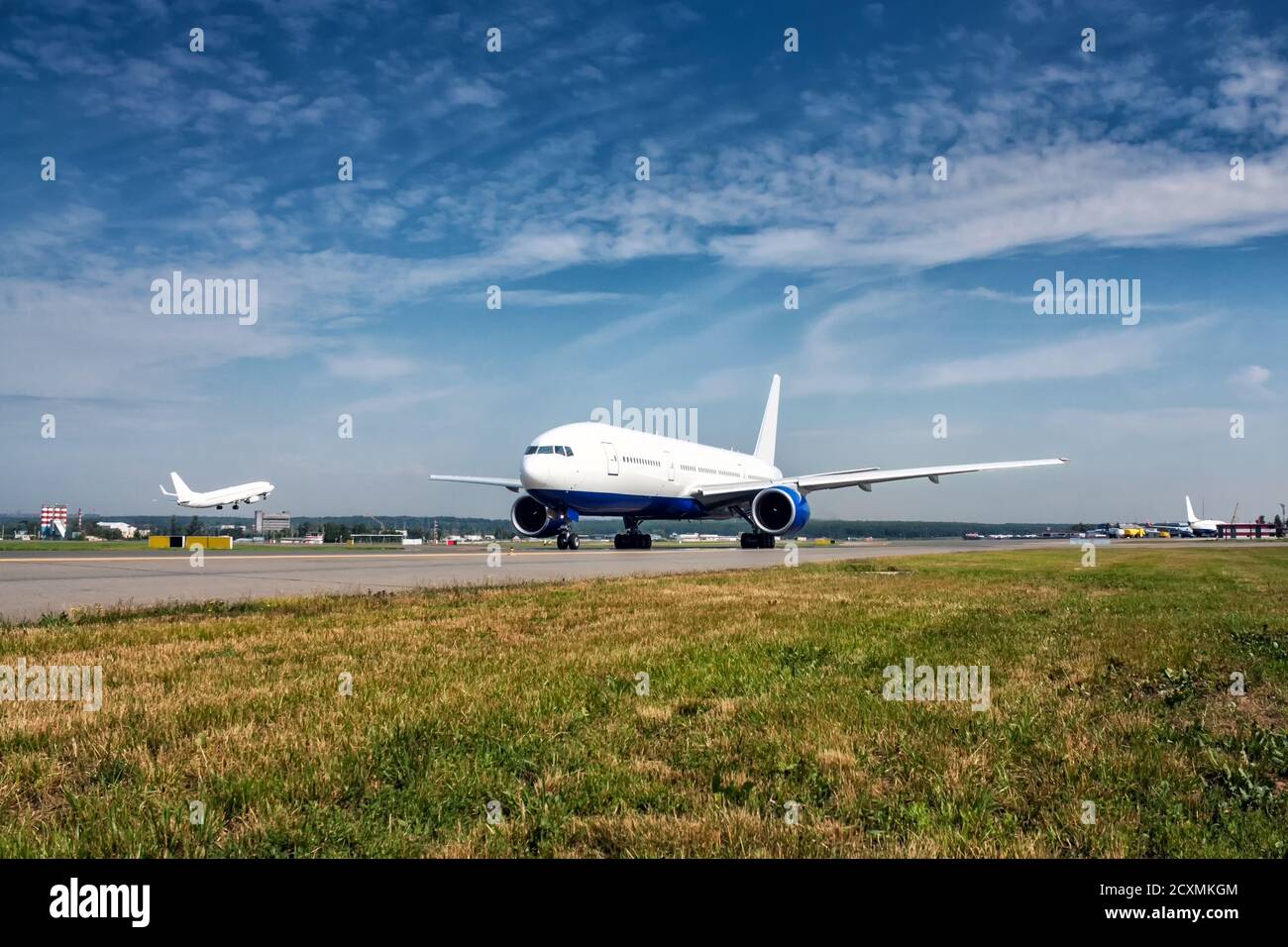 Jet airplane takes off behind hi-res stock photography and images - Alamy