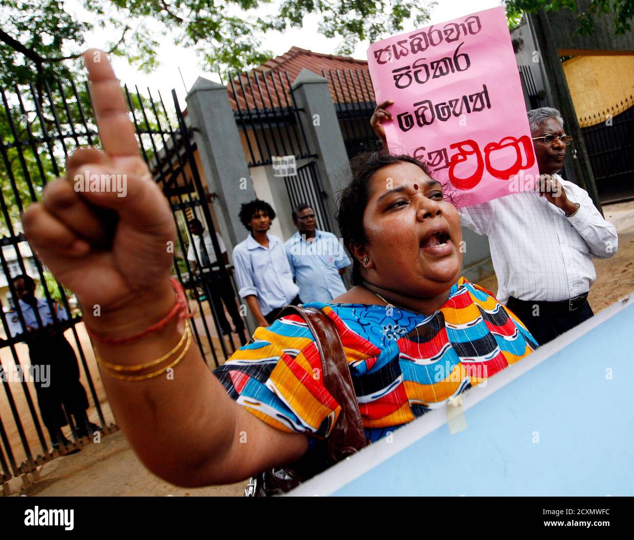 Woman maid pacific hi-res stock photography and images - Alamy