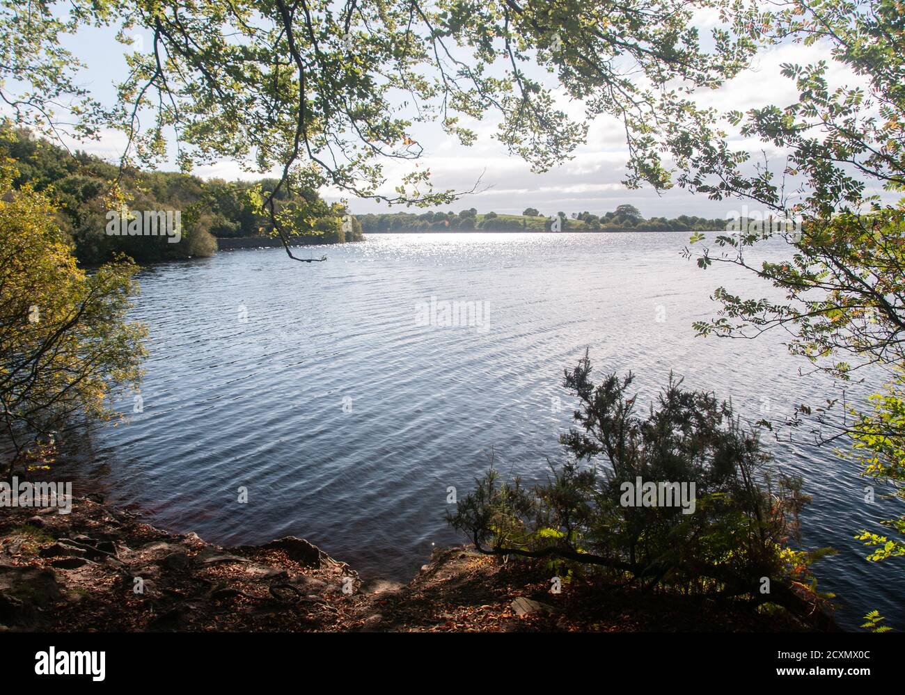 Around the UK - Footpath & views around Anglezarke Reservoir, near ...