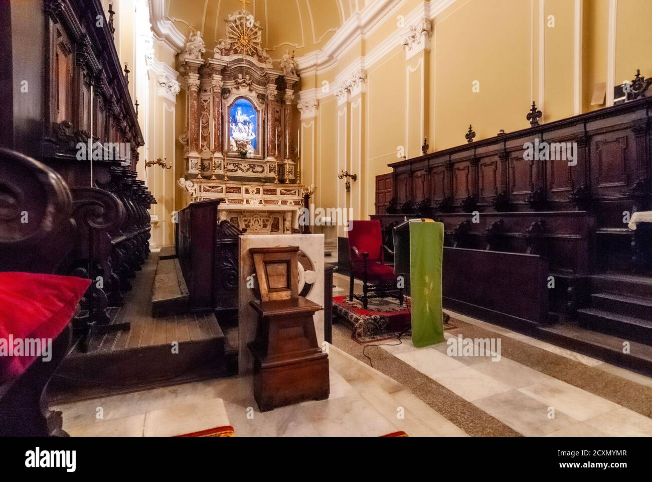 Duomo concattedrale di santa maria assunta hi-res stock photography and ...