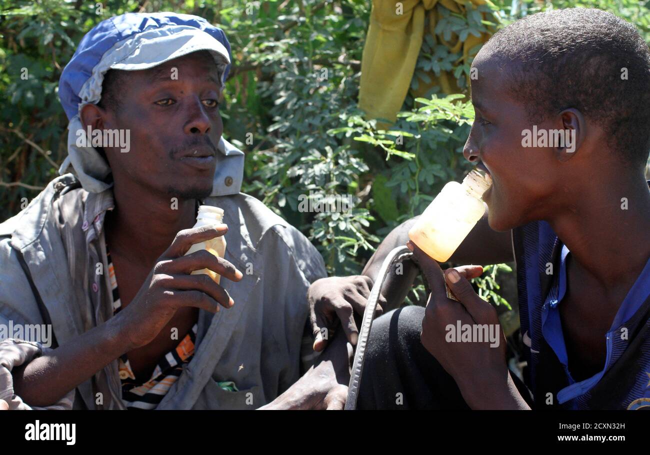 Sniff glue hi-res stock photography and images - Alamy