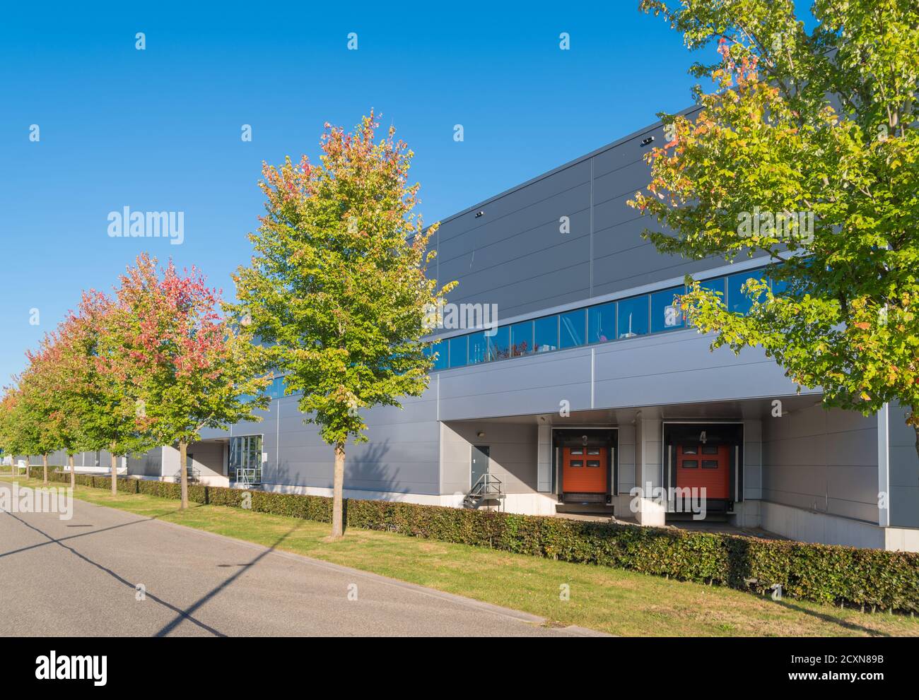 Industrial warehouse docking hi-res stock photography and images - Alamy