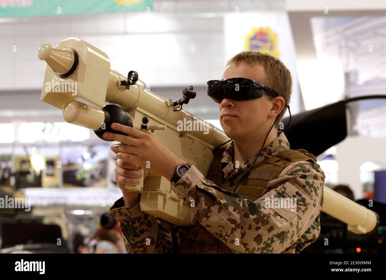 Man portable air defence system hi-res stock photography and images - Alamy