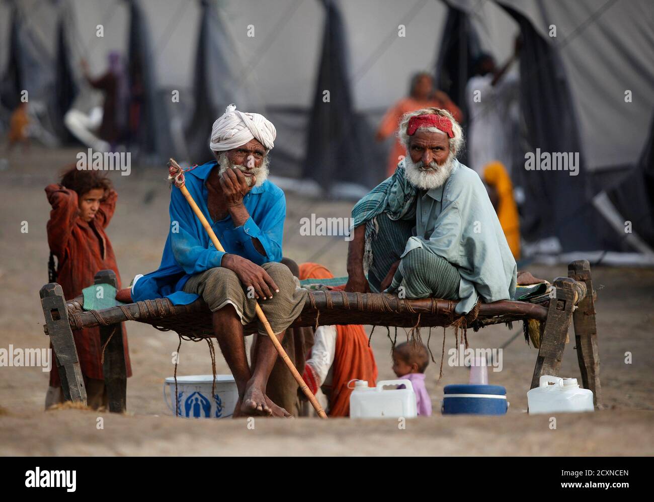 Pakistan flood relief camp hi-res stock photography and images - Alamy