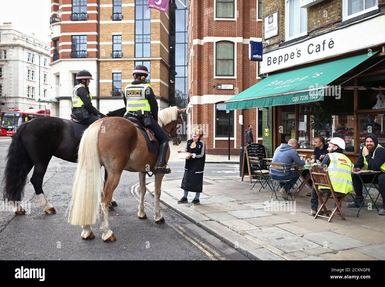 City of london police mounted branch hi-res stock photography and ...