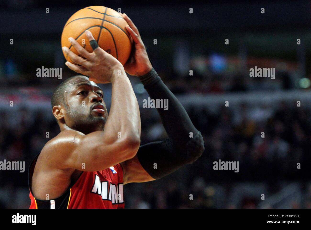 Dwayne wade bulls hi-res stock photography and images - Alamy