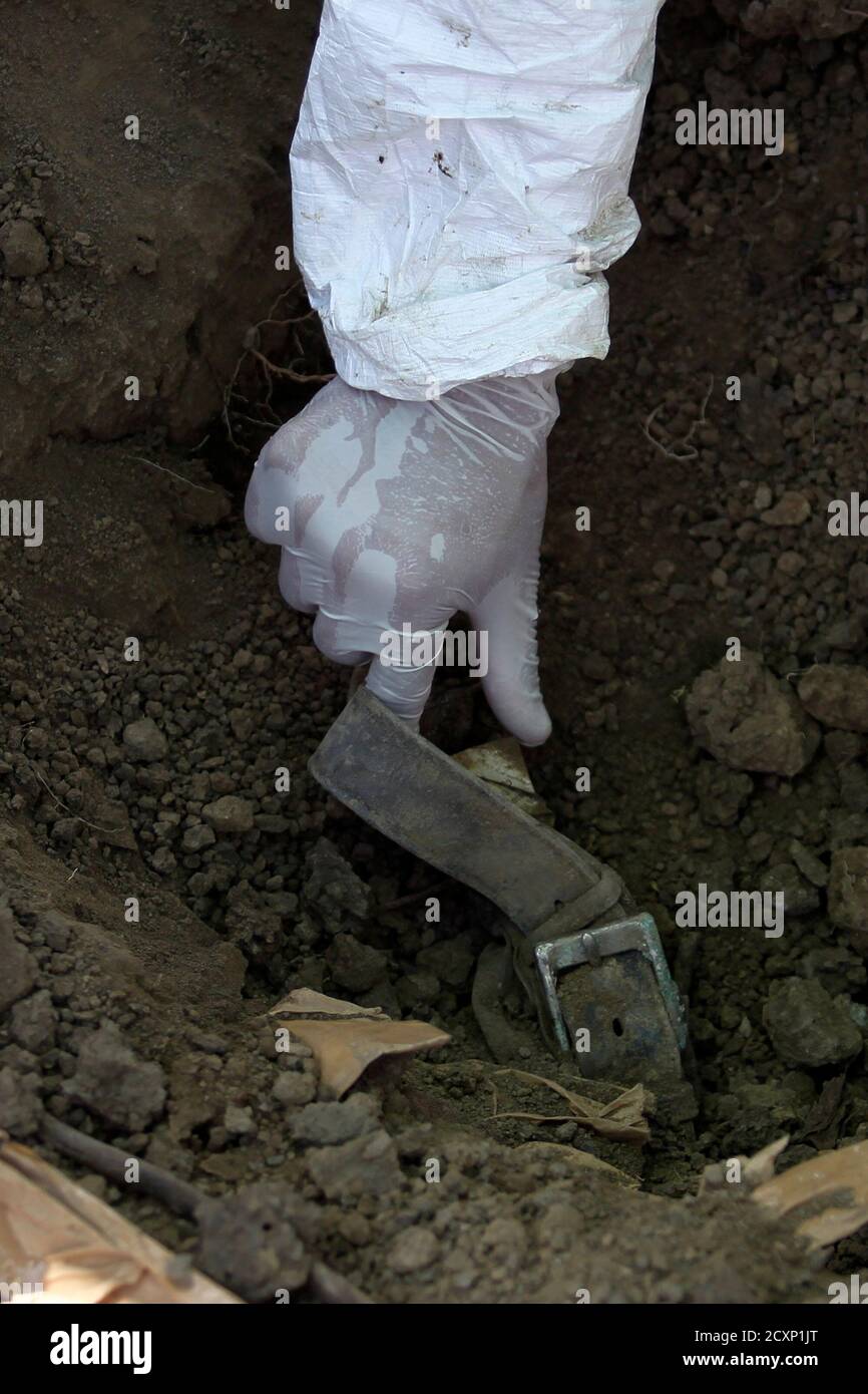 Human remains police hi-res stock photography and images - Alamy