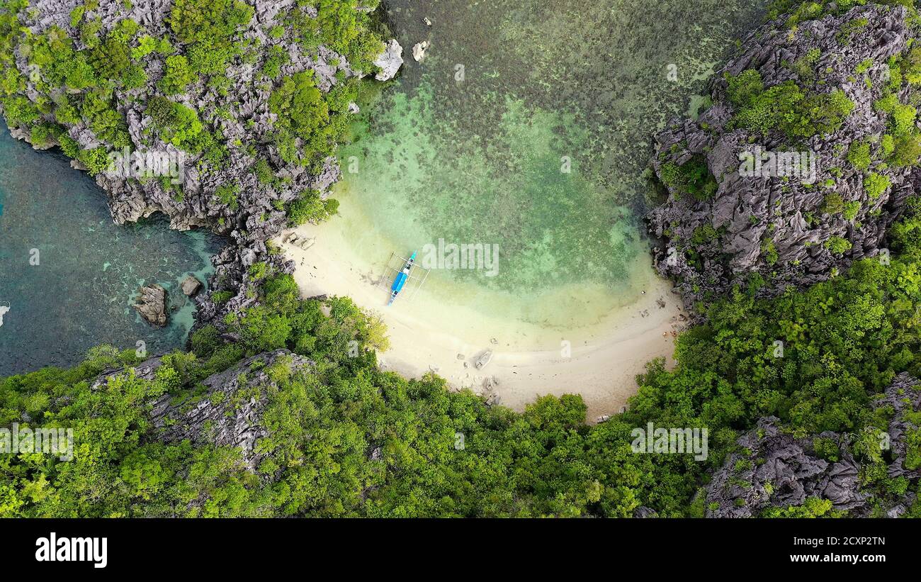 Tropical islands and blue sea, aerial view. Kagbalinad Islands ...