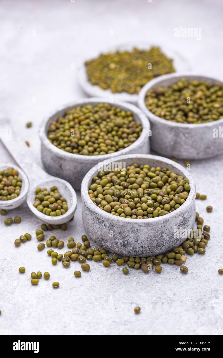 Green mung beans, healthy legumes Stock Photo - Alamy