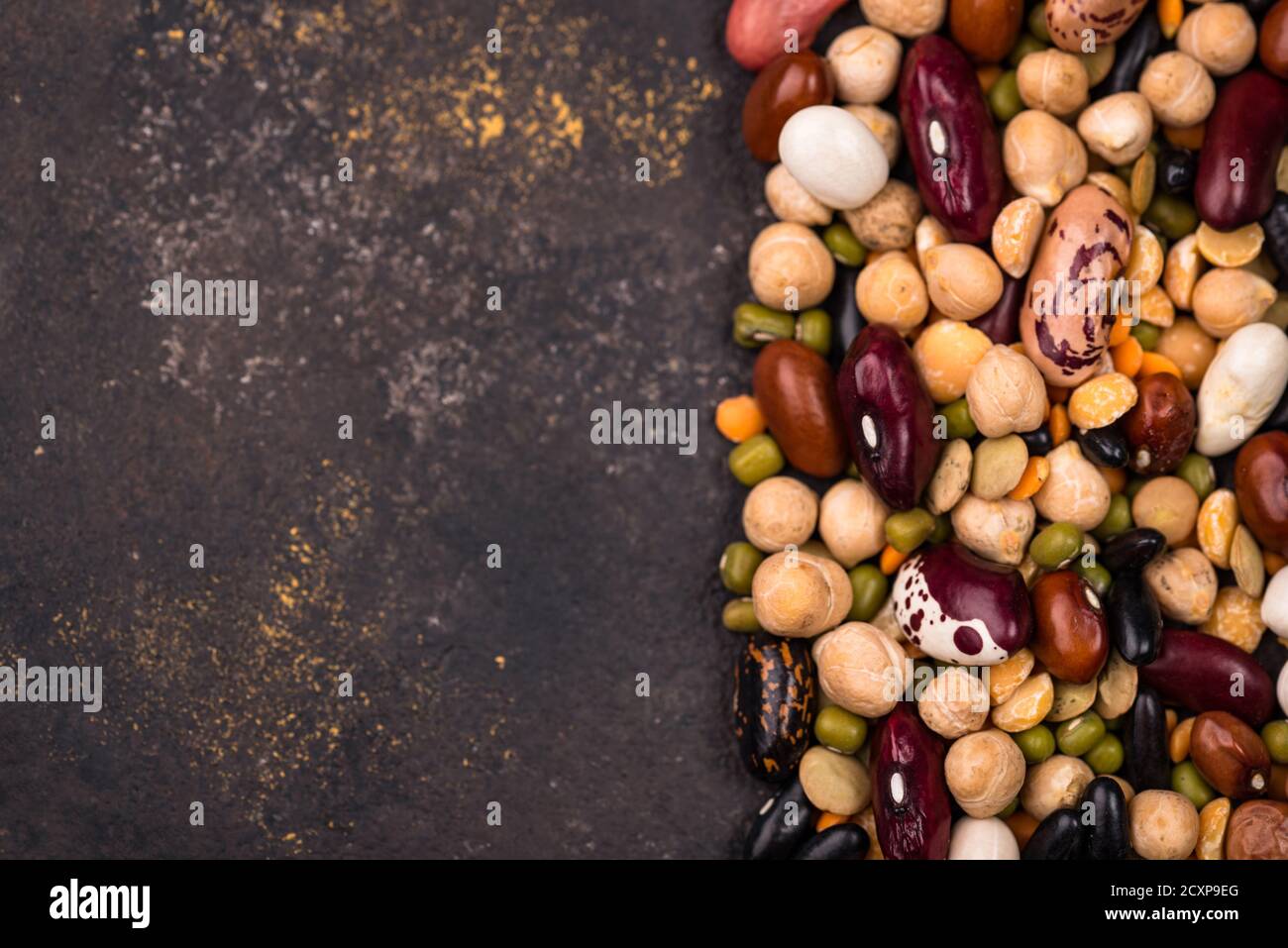 Various legumes. Lentils, beans, pea, chickpea Stock Photo - Alamy