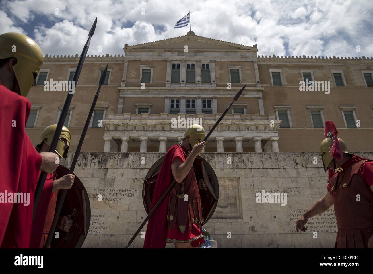 Ancient greece costume hi-res stock photography and images - Alamy