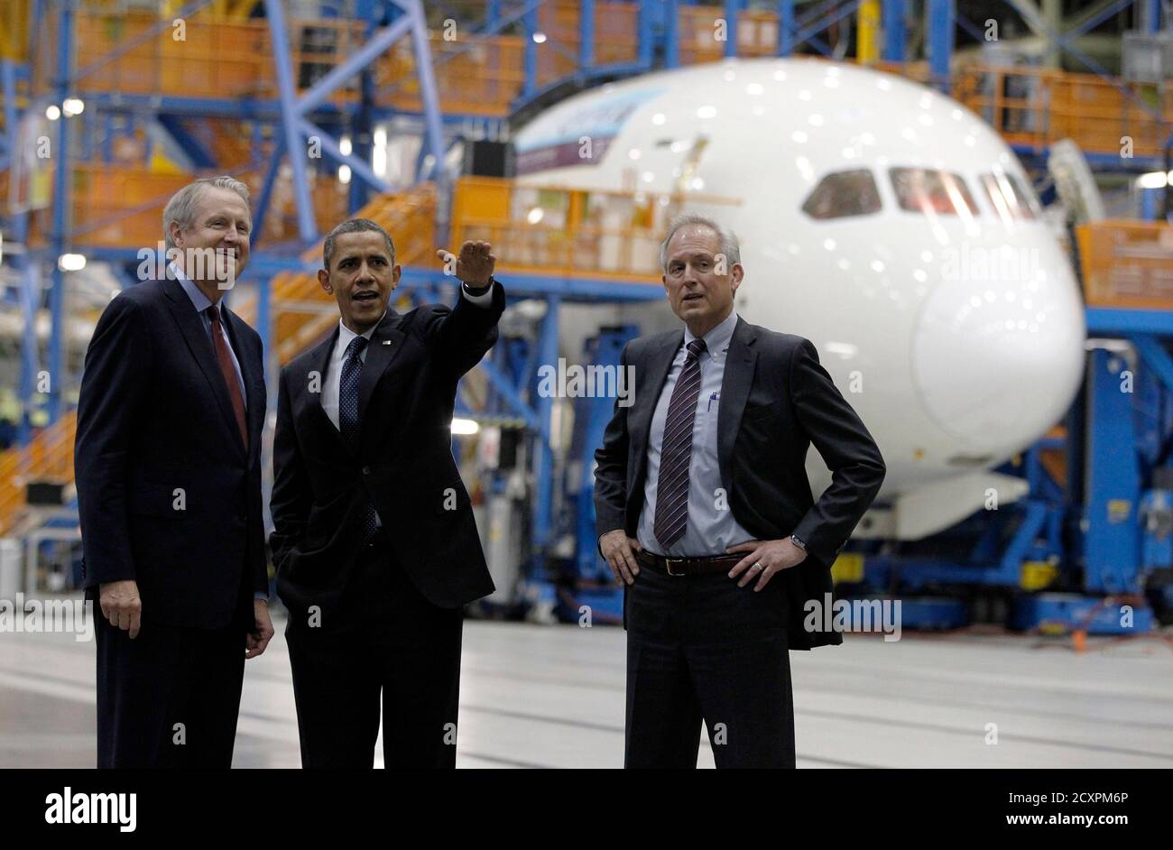 787 dreamliner construction hi-res stock photography and images - Alamy