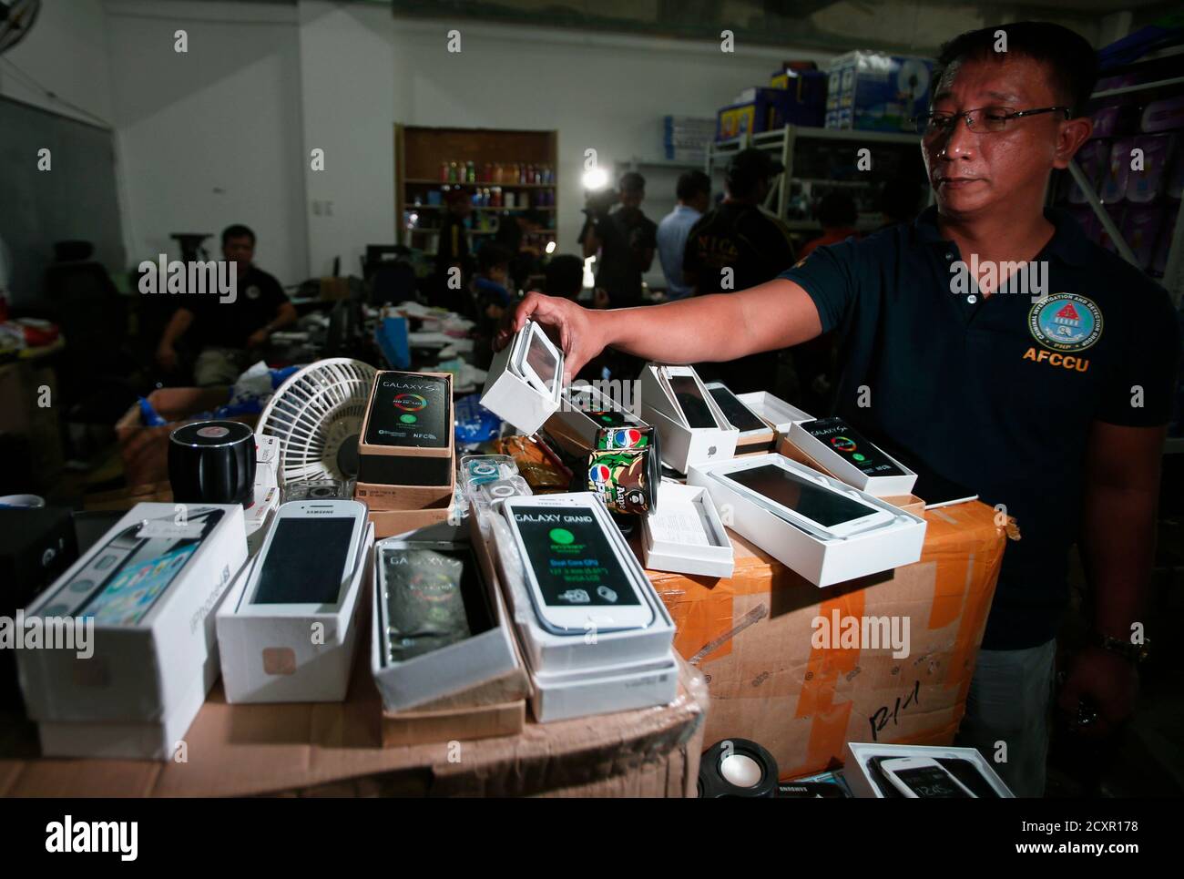 Business operatives hi-res stock photography and images - Alamy