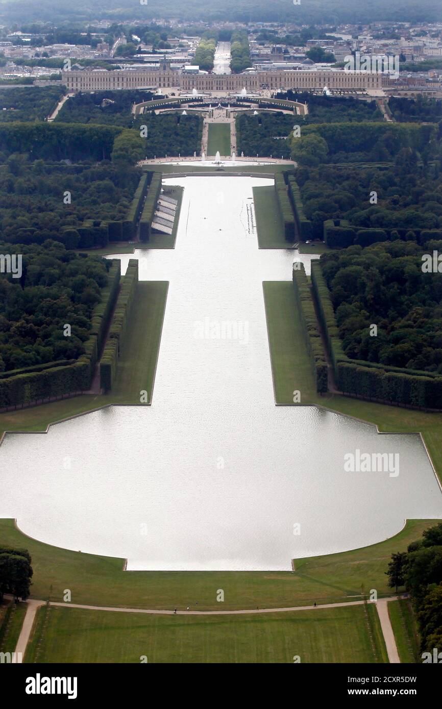 Aerial view palace of versailles hi-res stock photography and images ...