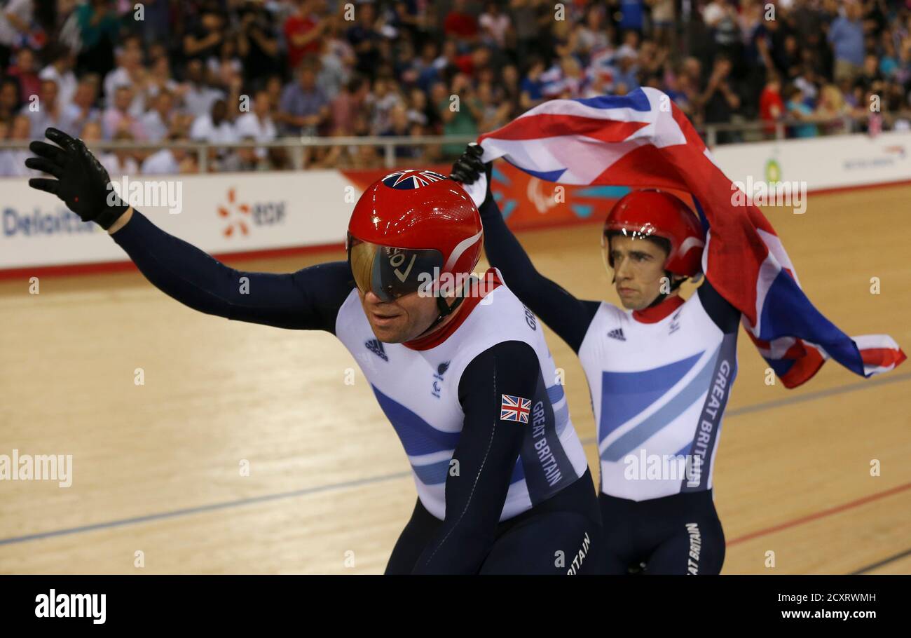 Paralympic tandem cycling hi-res stock photography and images - Alamy