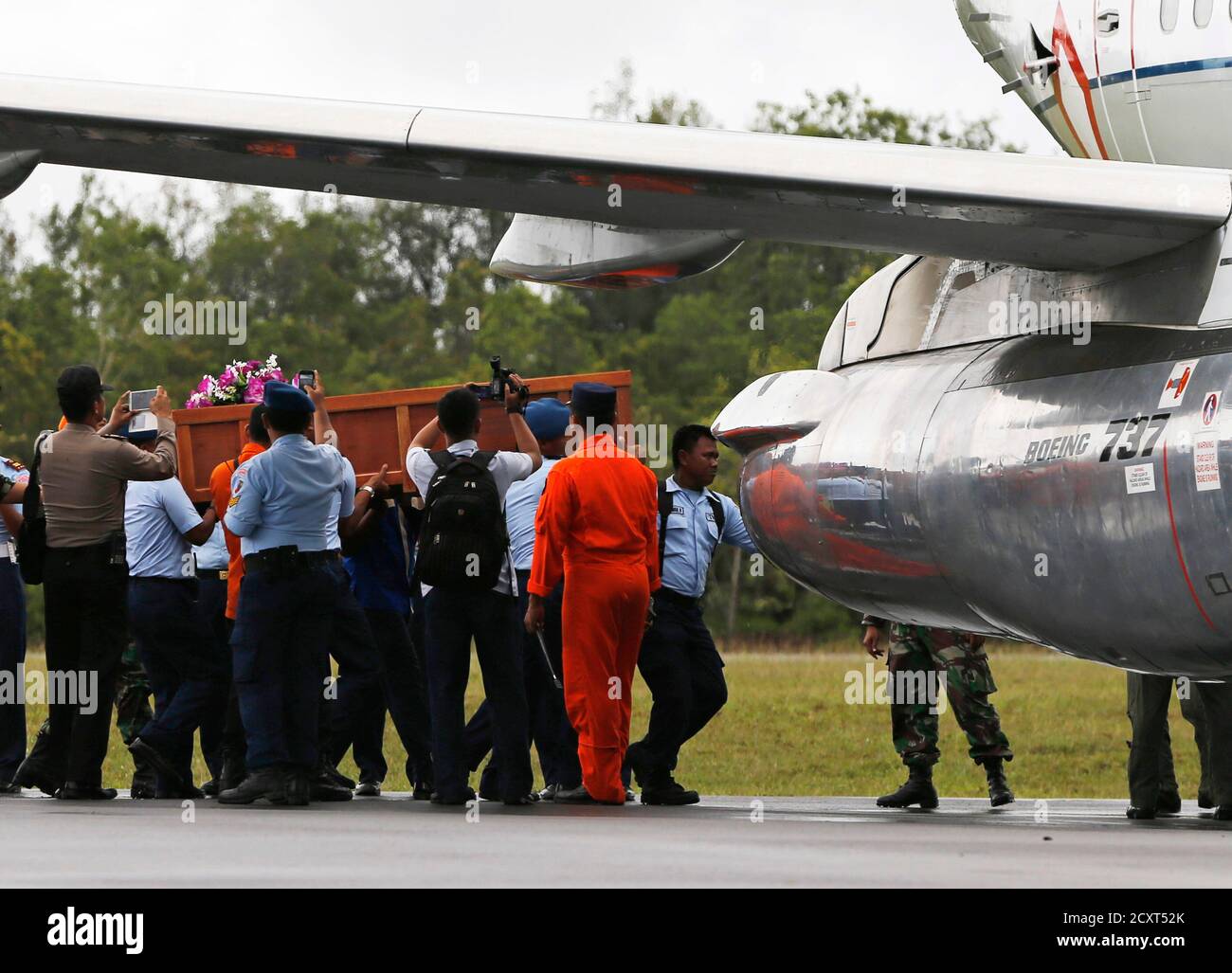 Wearing life jacket plane hi-res stock photography and images - Alamy