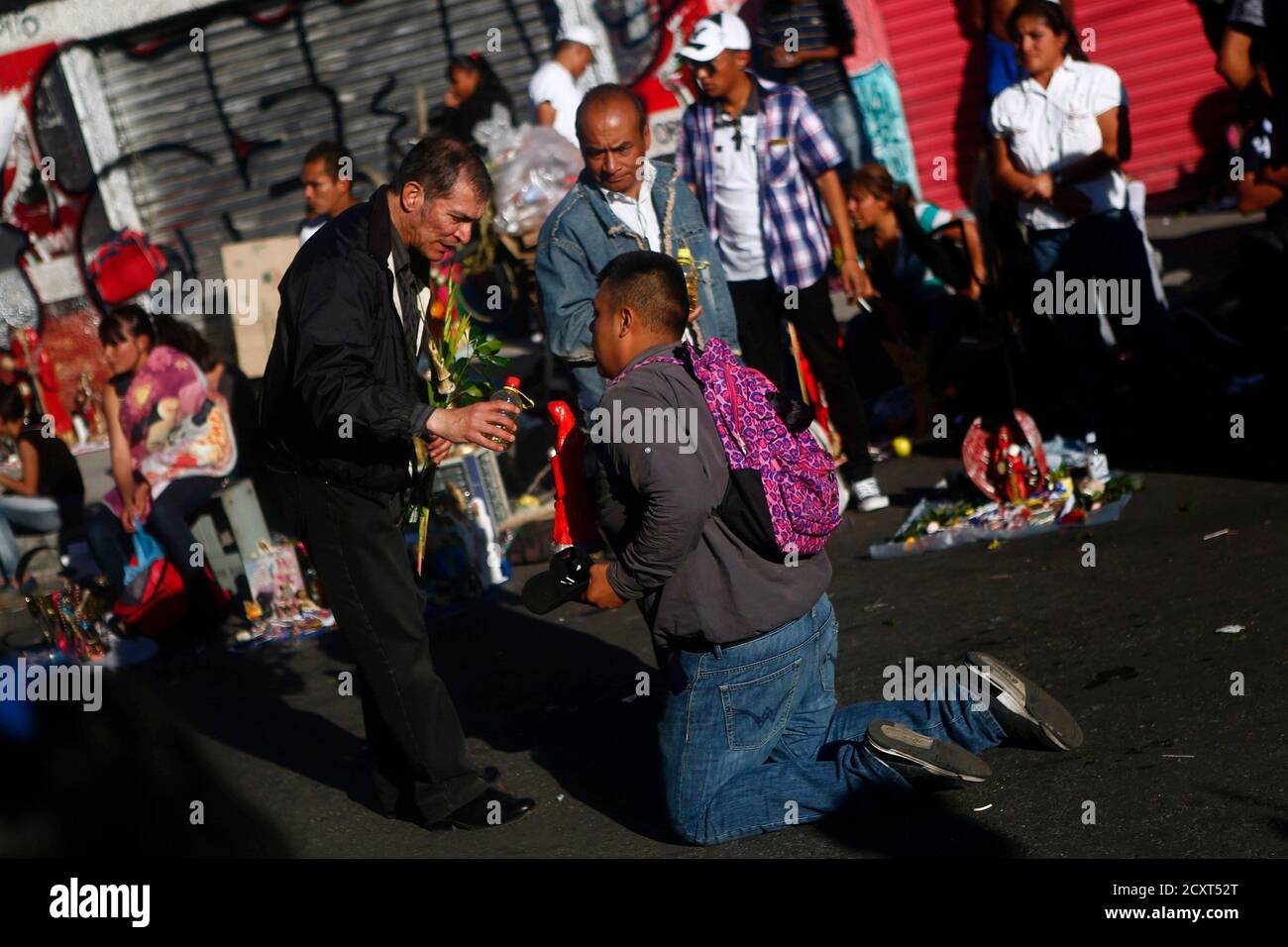 Death depicted as the grim reaper hi-res stock photography and images ...