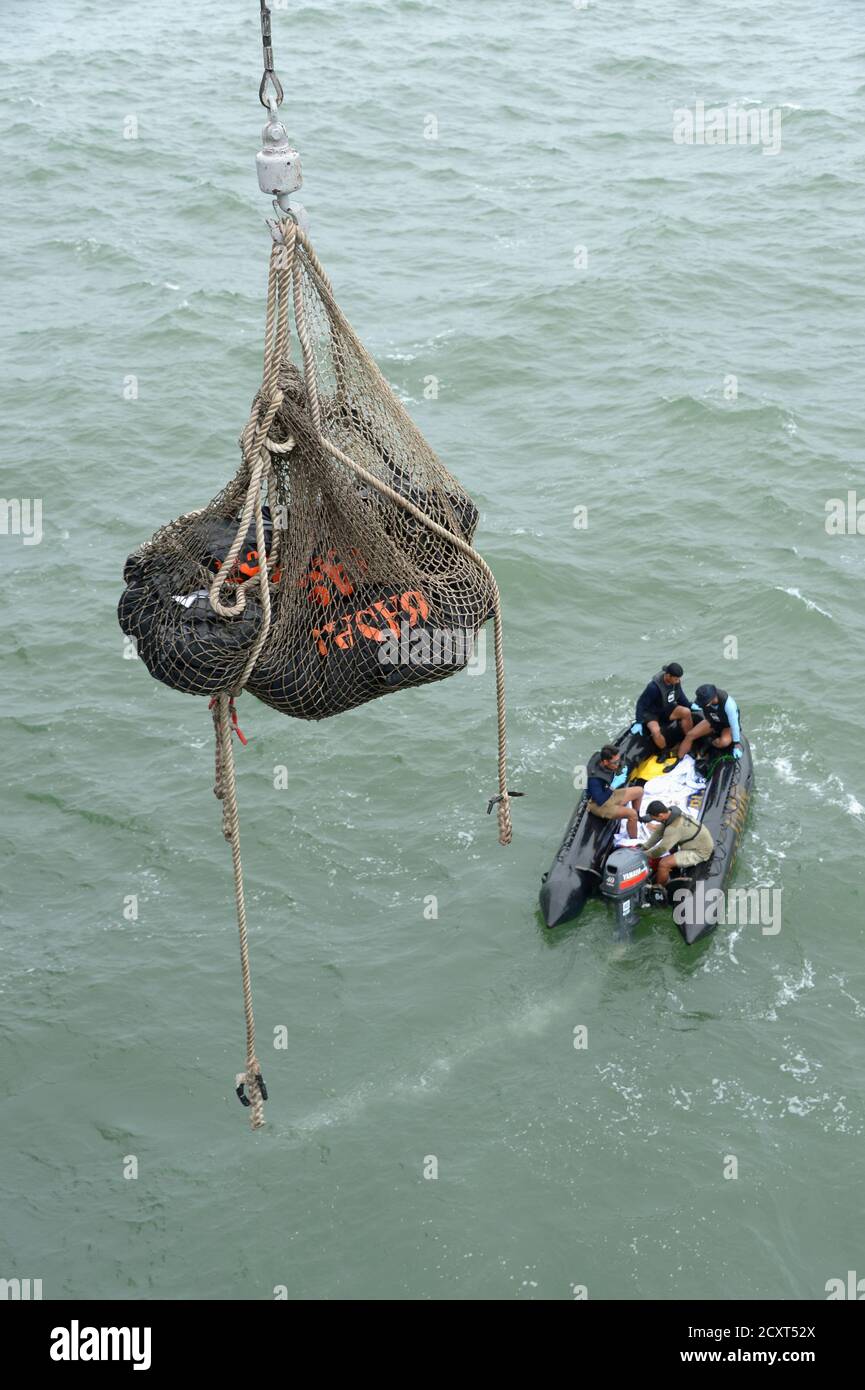 Frogmen navy hi-res stock photography and images - Alamy