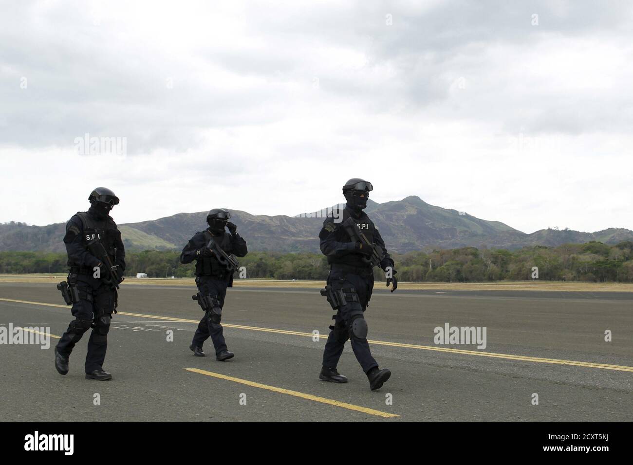 Panama security forces hi-res stock photography and images - Alamy