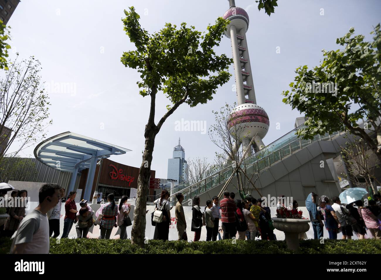 Disney store queue hi-res stock photography and images - Alamy